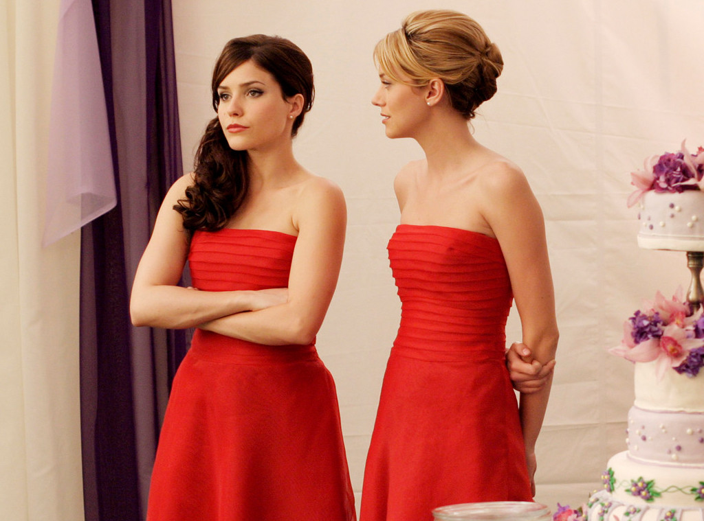 Sophia Bush Lashes Out Over One Tree Hill Convention In Defense Of Hilarie Burton E News